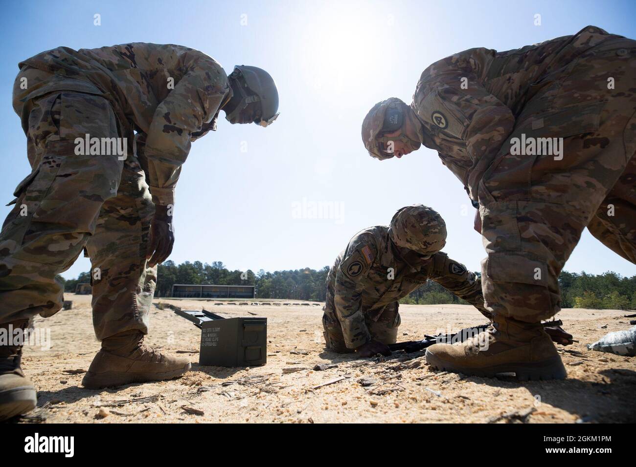 U.S. Army National Guard Soldiers with the New Jersey's 44th Infantry ...