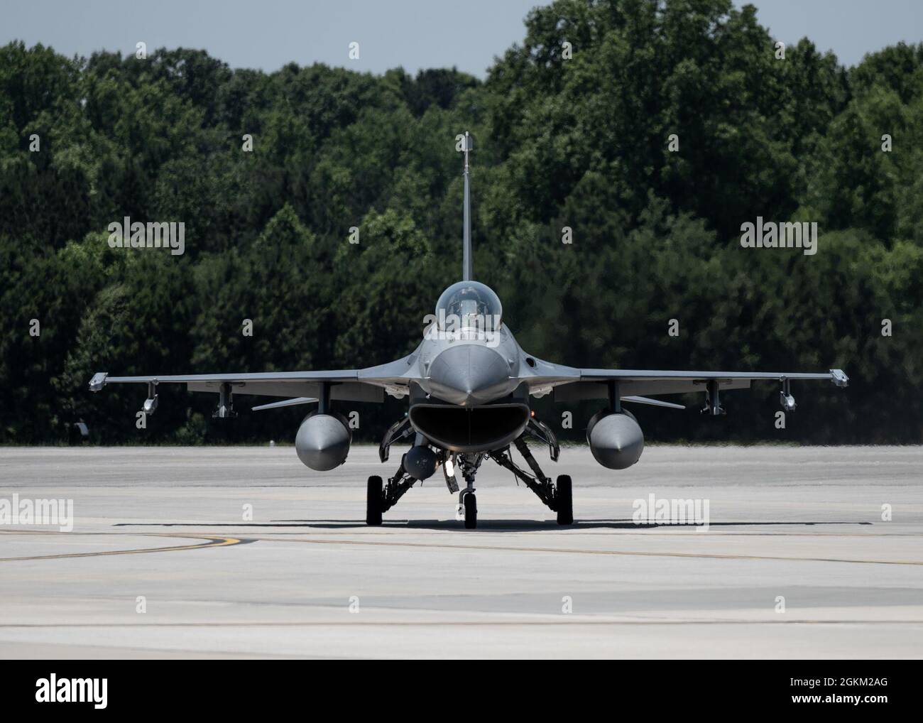An F-16 Fighting Falcon assigned to the Alabama Air National Guard's ...