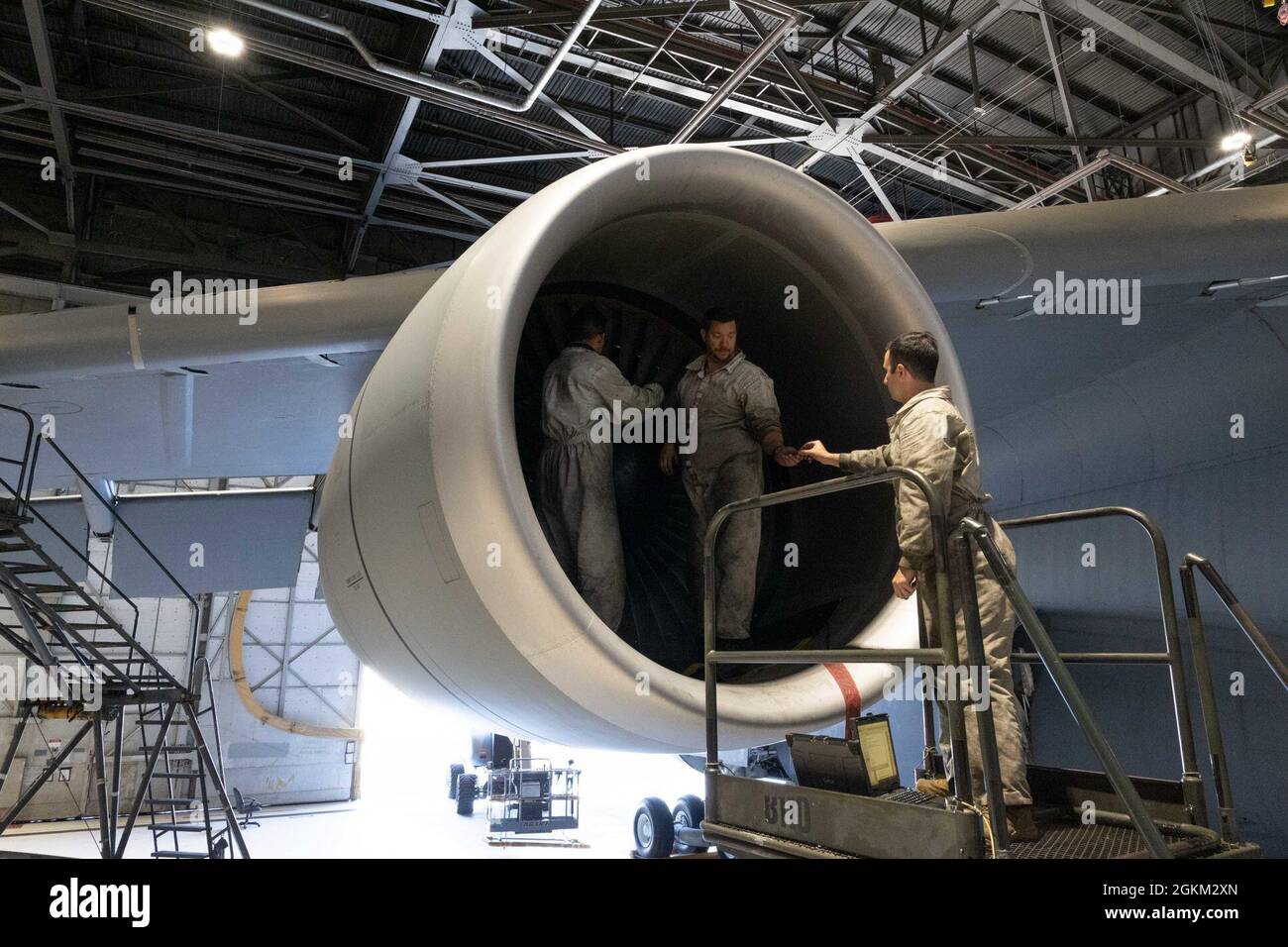 Spinner cone hi-res stock photography and images - Alamy