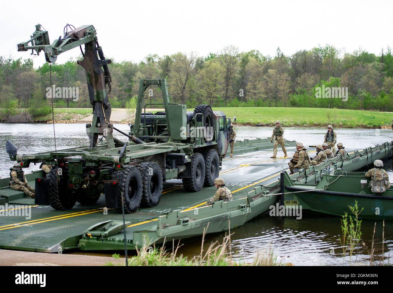 Army Reserve Soldiers from the 652nd Engineer Company (Multi-Role ...