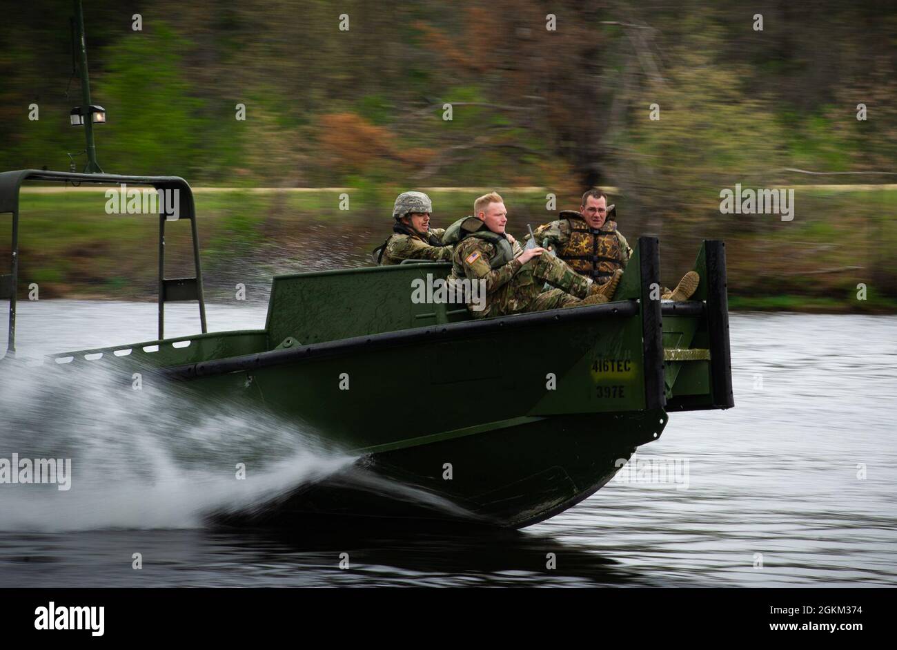 Army Reserve Soldiers from the 652nd Engineer Company (Multi-Role ...
