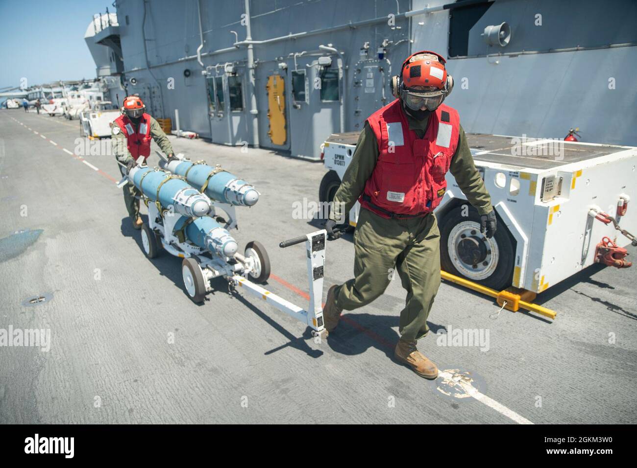 PACIFIC OCEAN (May 21, 2021) U.S. Marines with Marine Attack Squadron ...