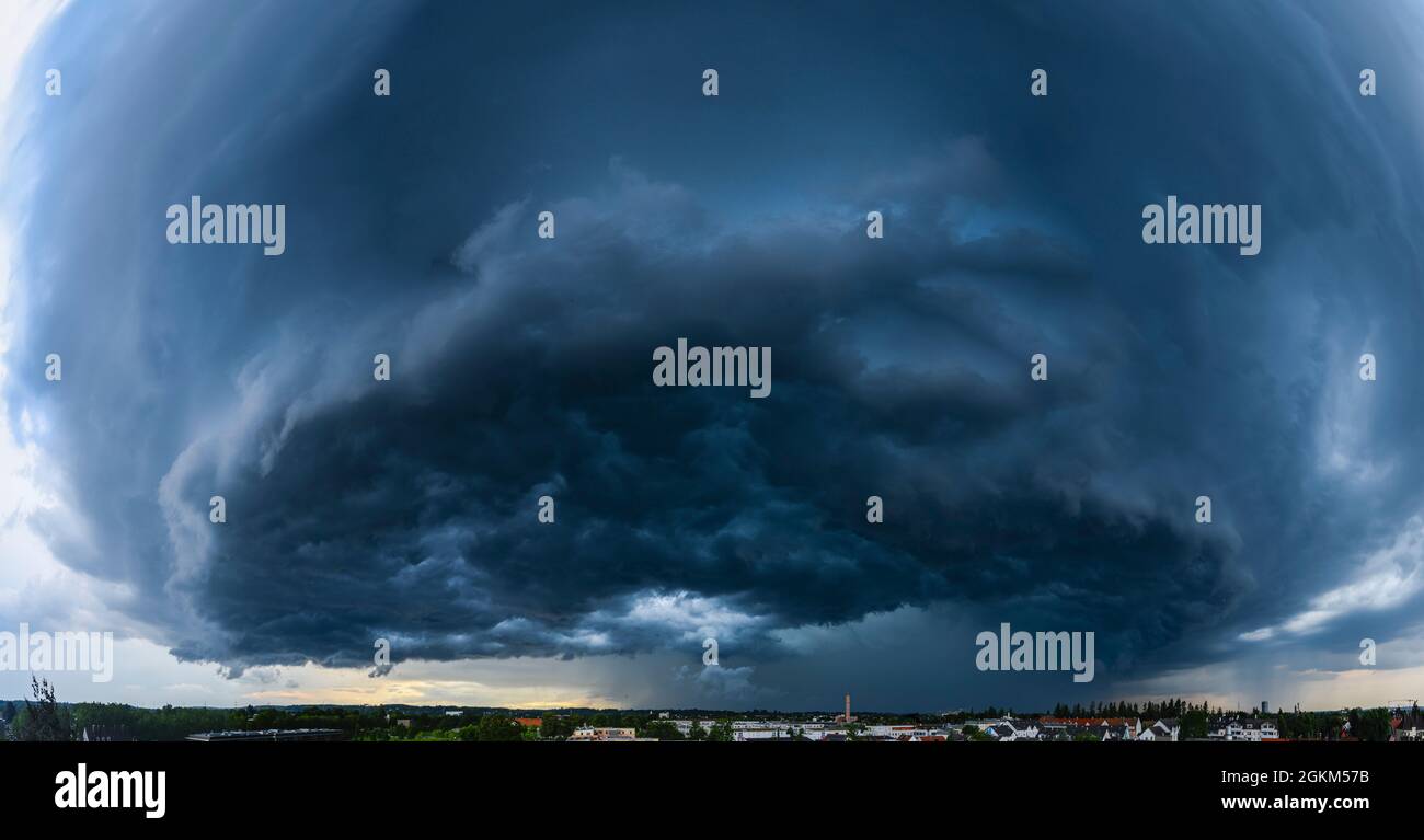 Rain incoming hi-res stock photography and images - Alamy