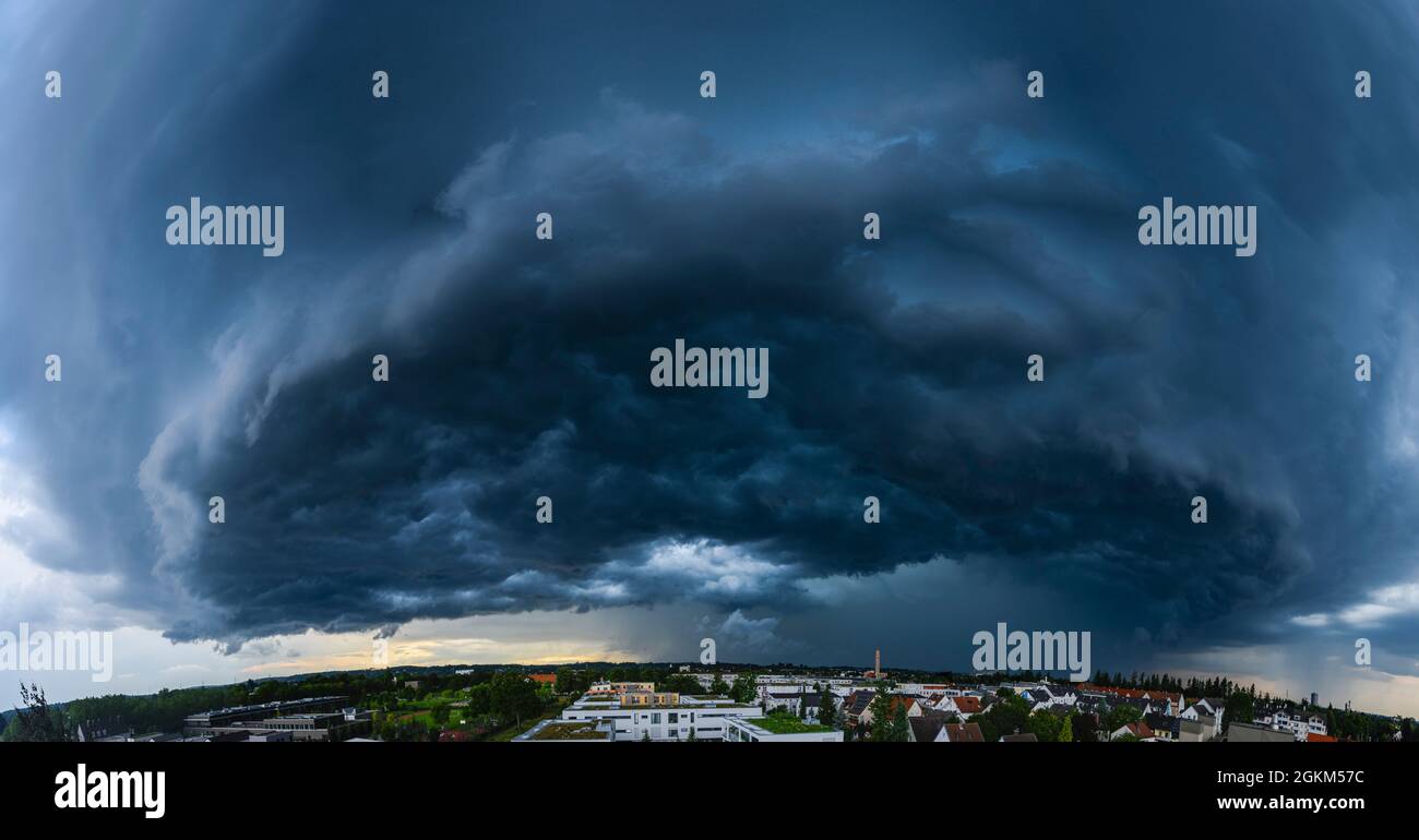 Incoming Rain High Resolution Stock Photography and Images - Alamy