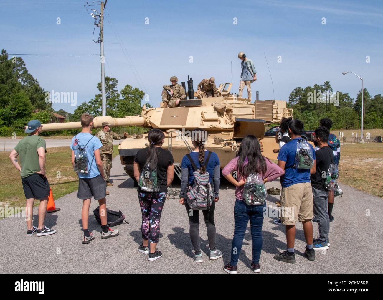 Soldiers assigned to the 1st Battalion, 252nd Armor Regiment, 30 ...
