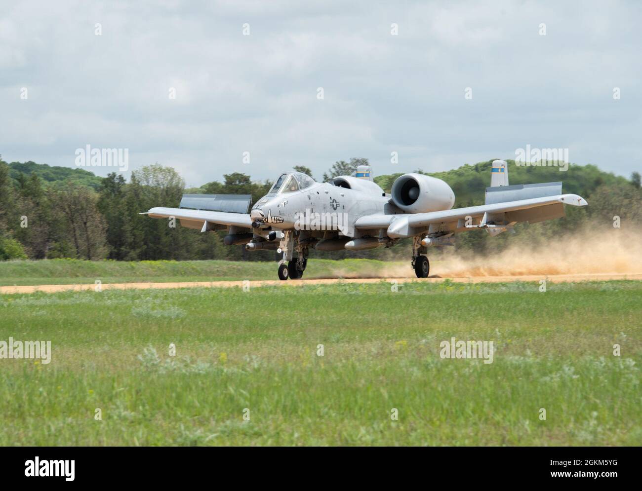 Members of Air Force 354th Fighter Squadron and 355 OSS controllers ...