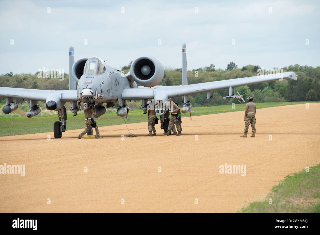 Members of Air Force 354th Fighter Squadron and 355 OSS controllers ...