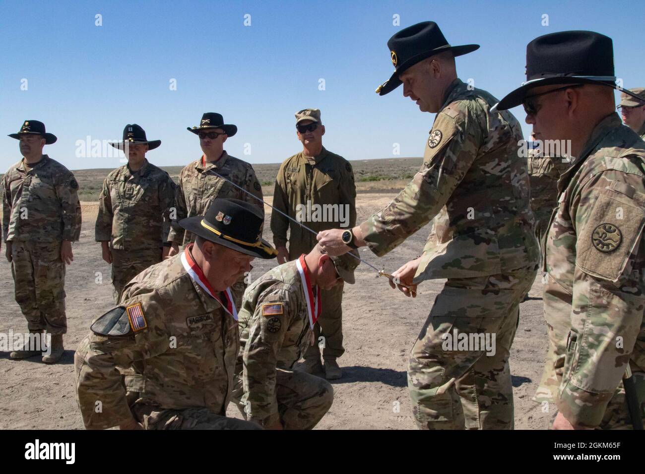 Oregon Army National Guard Sgt. 1st Class Lonnie Harrison (front left ...