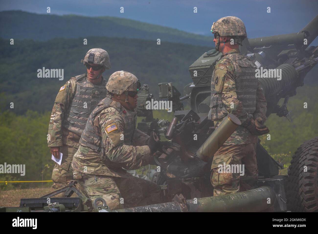 Florida National Guardsmen of the 2nd Battalion, 116th Field Artillery ...