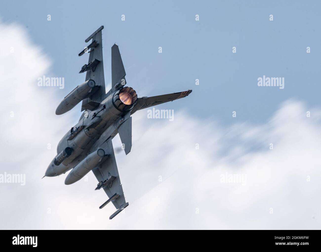 An F-16 Fighting Falcon assigned to the Alabama Air National Guard's ...