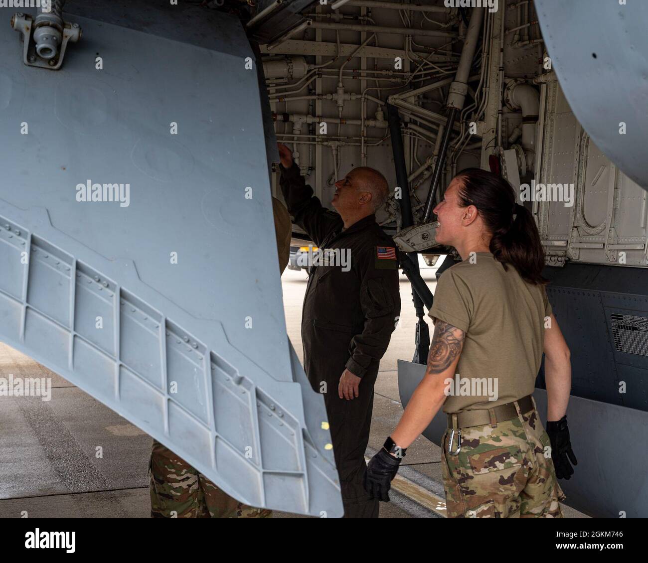 Pennsylvania Air National Guardsmen, Tech. Sgt. Amanda Duranko, right ...
