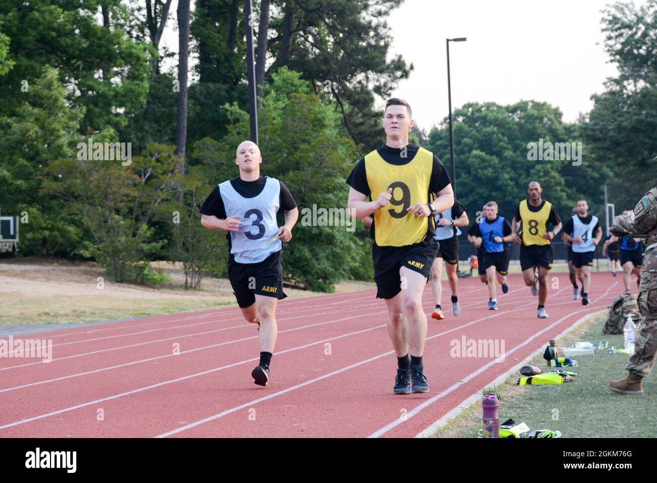 Fort Lee Soldiers begin the 2-mile run portion of the Army Combat ...