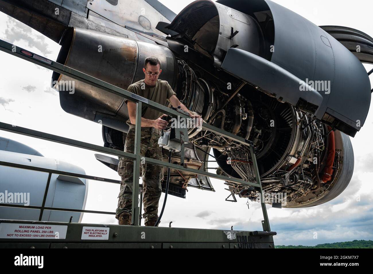 Tech. Sgt. Dennis Mimitz, 911th Aircraft Maintenance Squadron aerospace ...