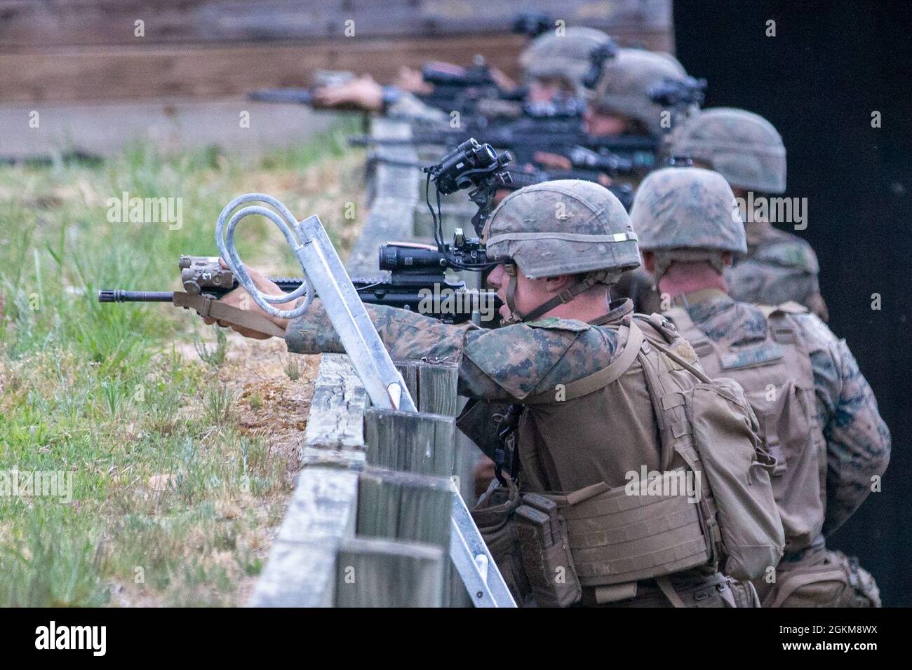 U.S. Marines with 2d Light Armored Reconnaissance Battalion, 2d Marine ...