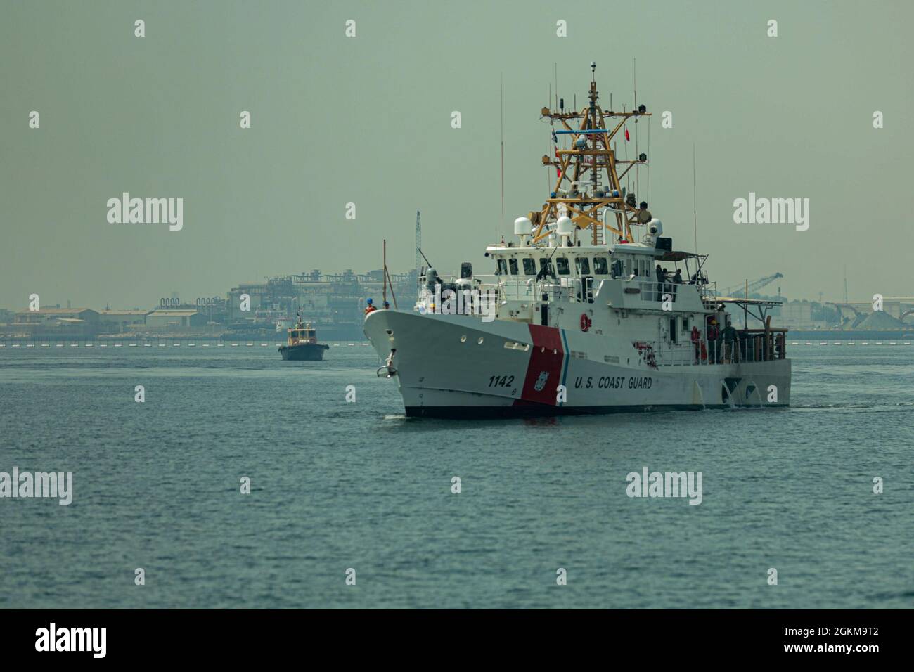 210525-A-IY623-0045 GULF OF BAHRAIN (May 25, 2021) – U.S. Coast Guard ...