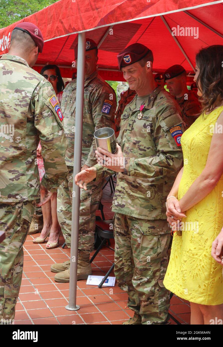 All american honors ceremony hi-res stock photography and images - Alamy