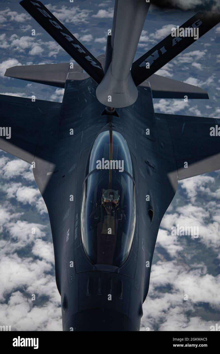 A Duluth Air National Guard pilot from the 148th Fighter Wing refuels ...
