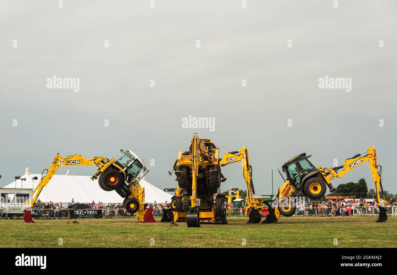 J.C.B. Diggers putting on a dancing display at the Cheshire Steam Rally ...