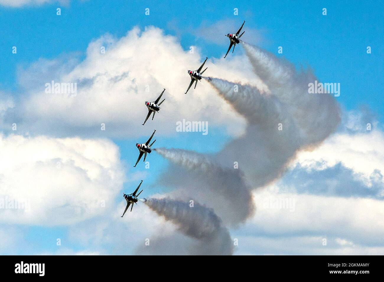 U.S. Air Force Academy -- The U.S. Air Force Thunderbirds practice ...