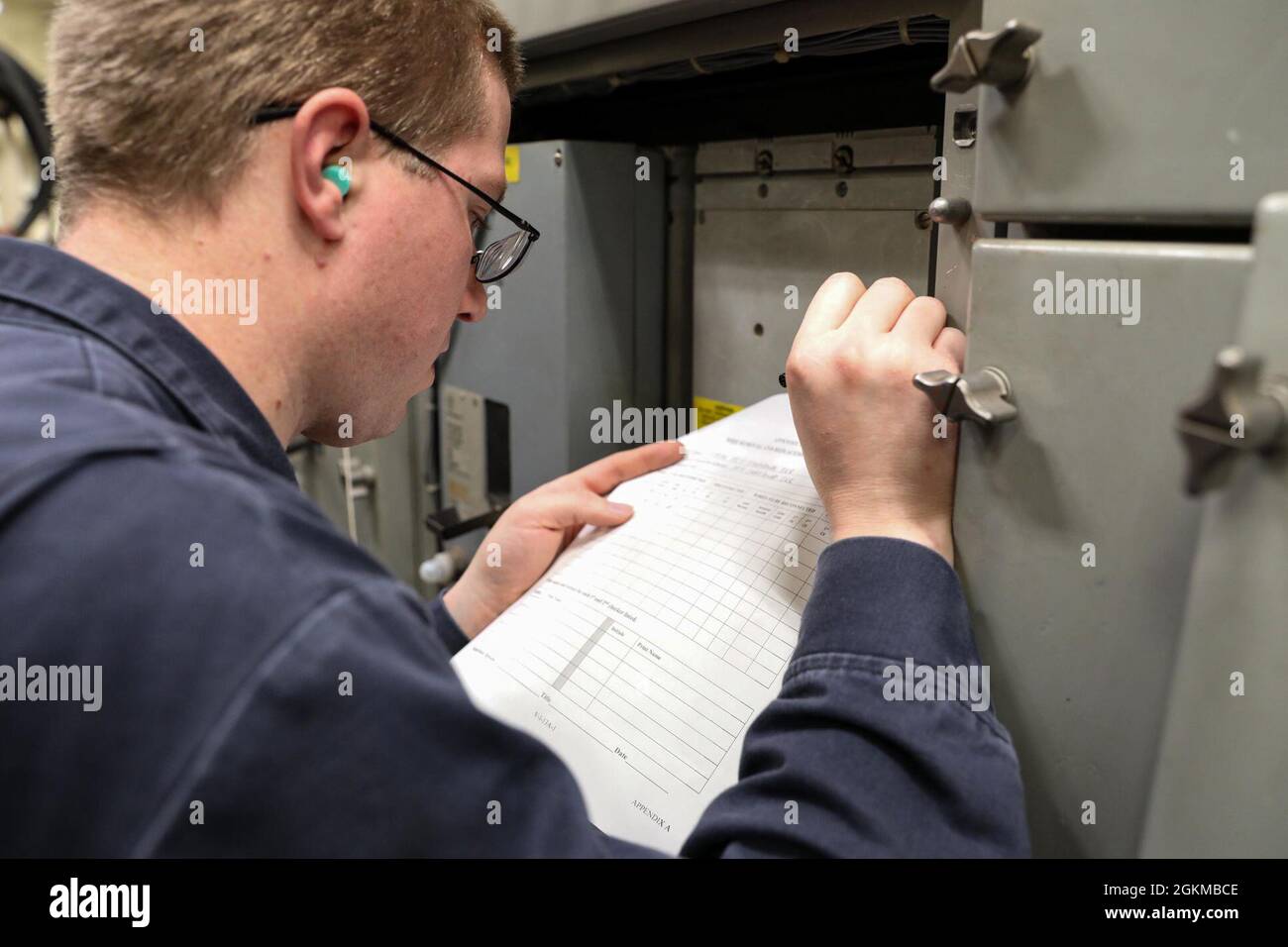 Double checks hi-res stock photography and images - Alamy