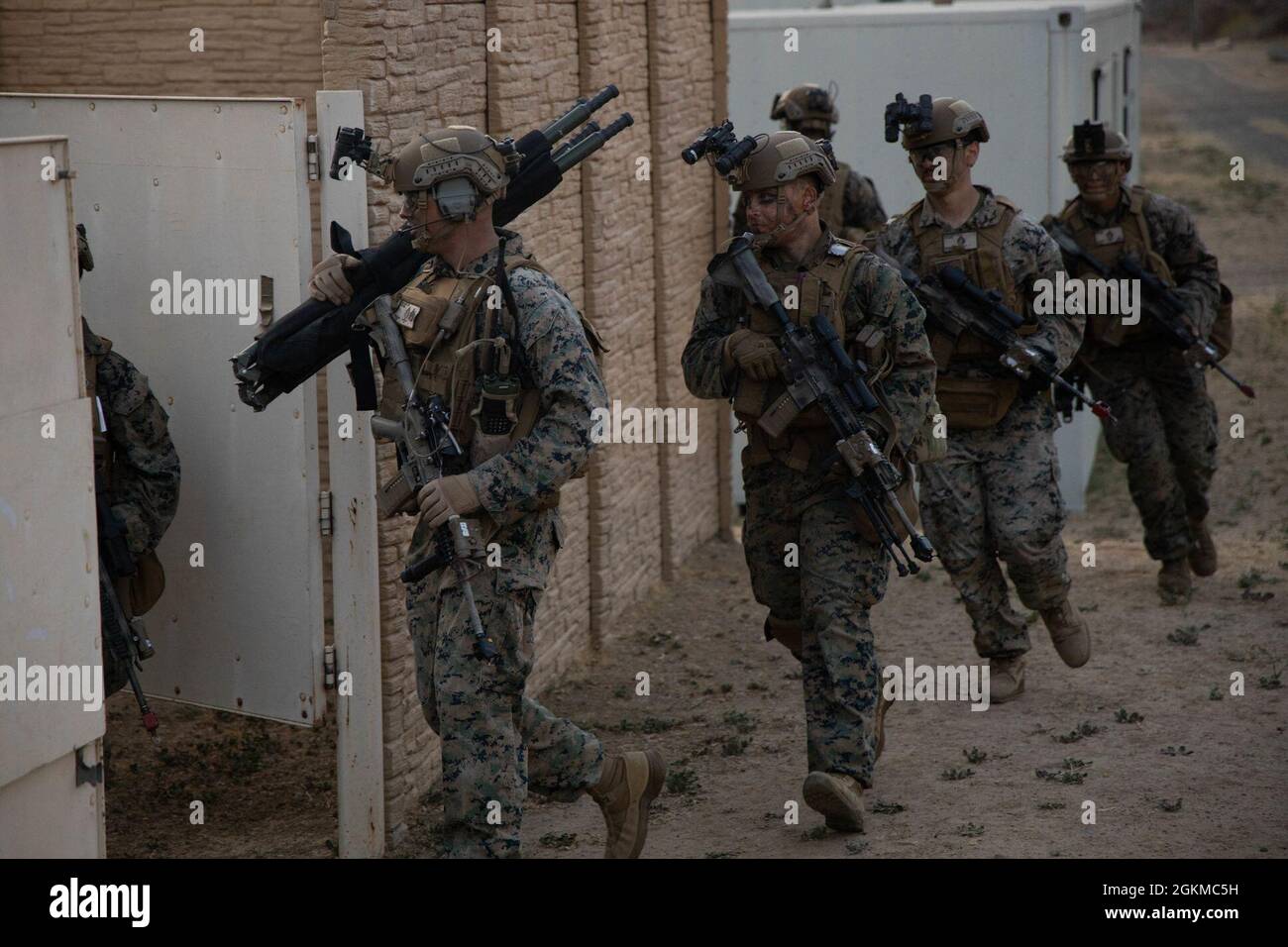 U.S. Marines assigned to 1st Battalion, 1st Marine Regiment, 1st Marine ...