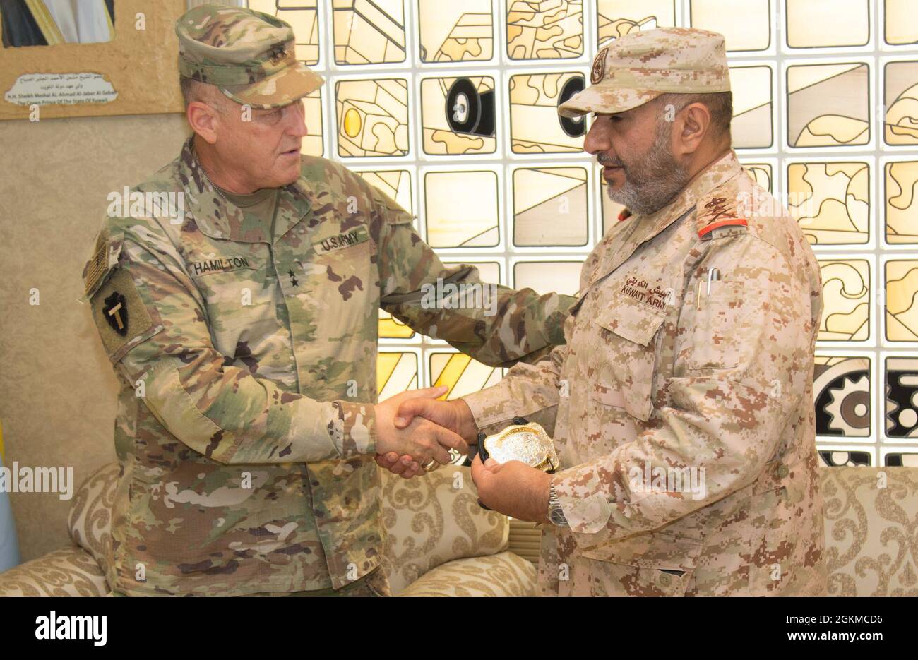 Kuwaiti armed forces hi-res stock photography and images - Alamy