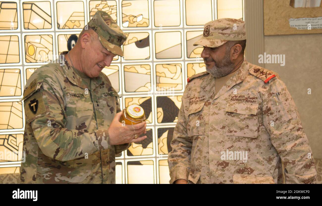 Kuwaiti armed forces hi-res stock photography and images - Alamy