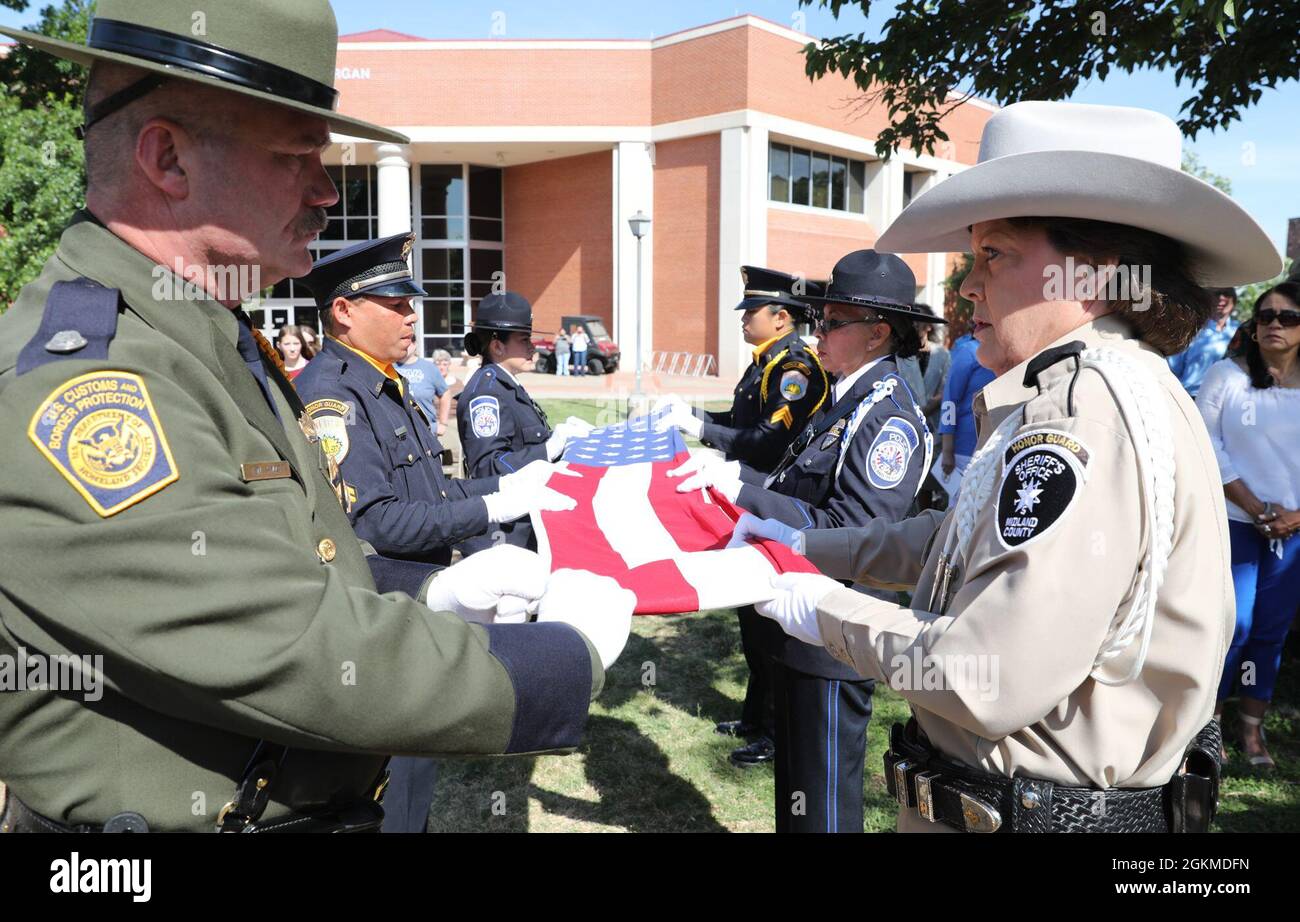 From left u s customs border hi-res stock photography and images - Alamy