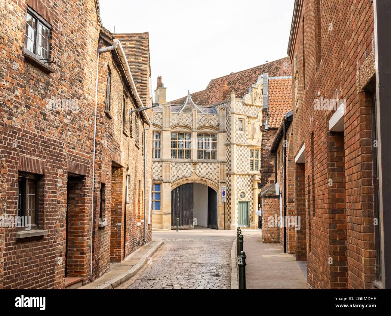 Ancient building at the end of a narrow alley Stock Photo - Alamy