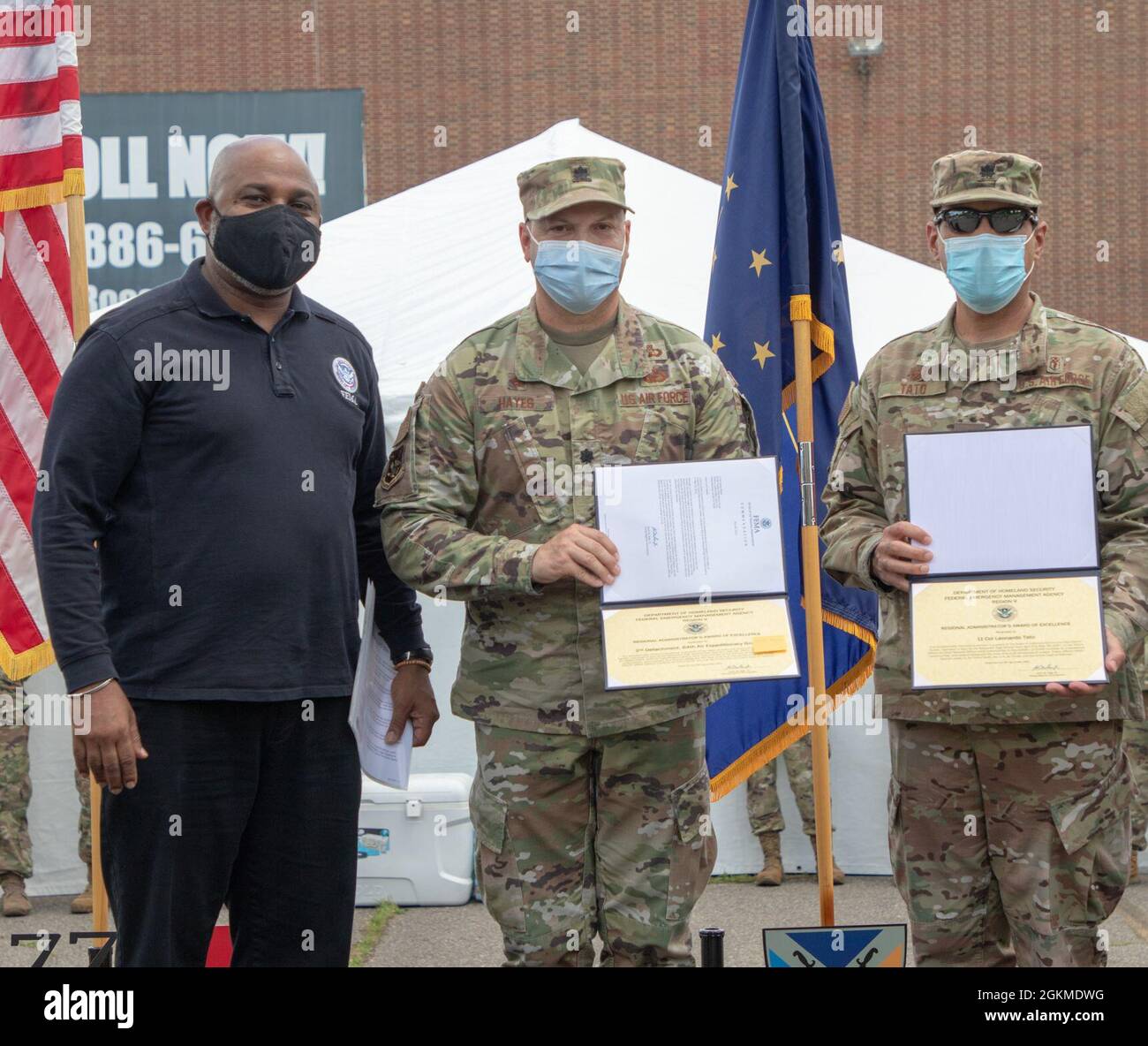 Kevin M. Sligh, left, the acting administrator for the Federal ...