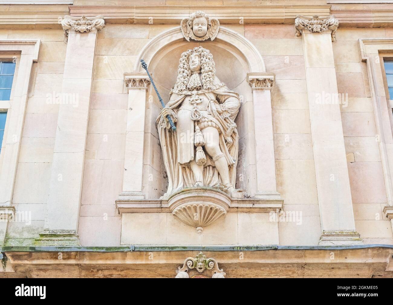 King charles figurine hi-res stock photography and images - Alamy
