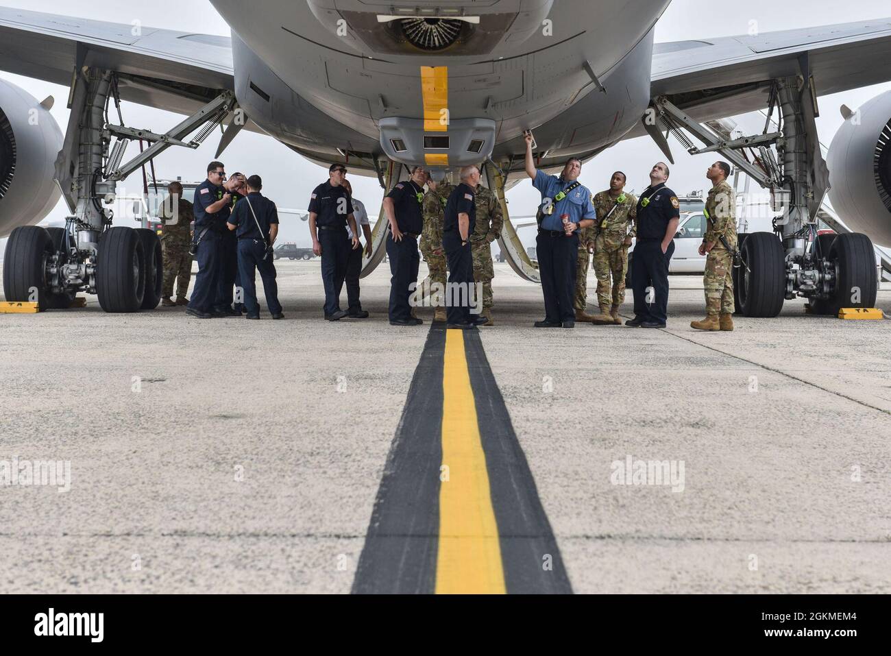 87th civil engineer squadron fire department hi-res stock photography ...