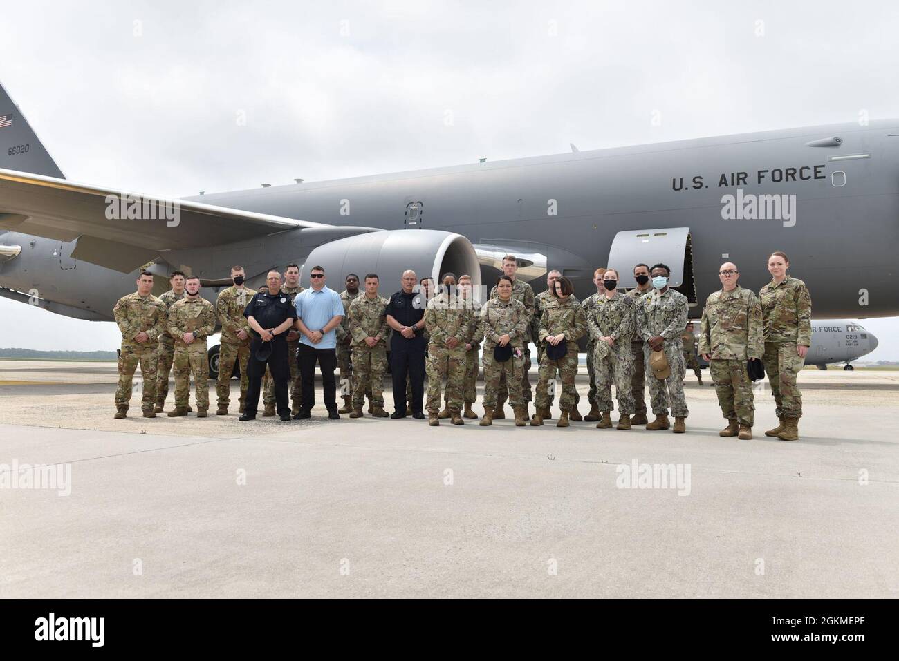 87th civil engineer squadron fire department hi-res stock photography ...