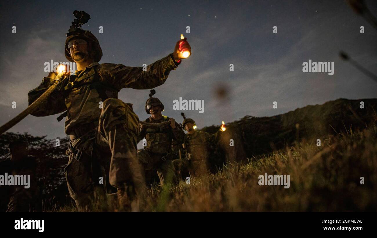 25th Infantry Division Lightning Academy Air Assault instructors ...