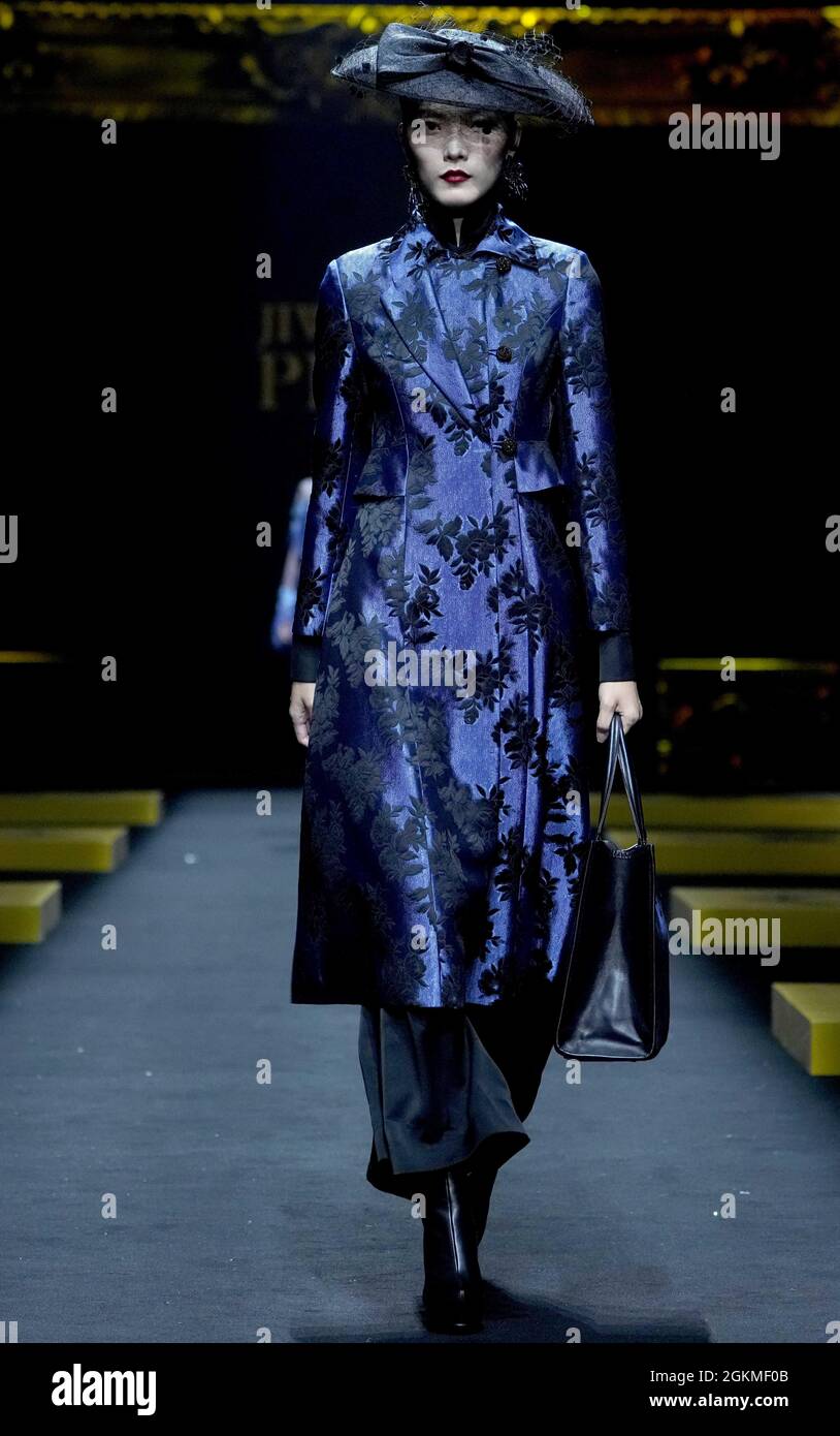Beijing, China. 11th Sep, 2021. A model presents a creation of JIWENBO PRIVE by designer Ji ...