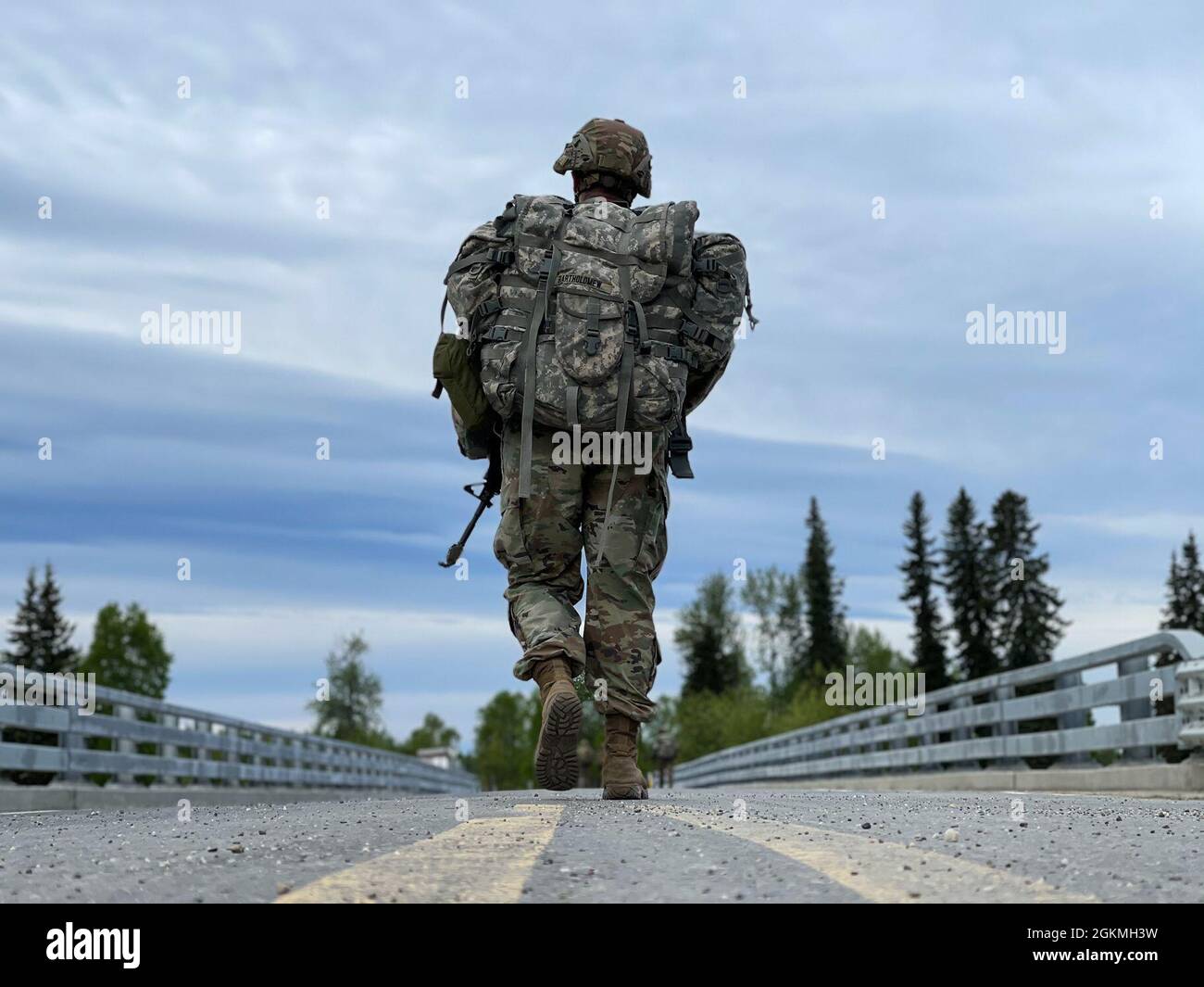 A U.S. Army Alaska Soldier competes in the E3B (Expert Infantryman ...
