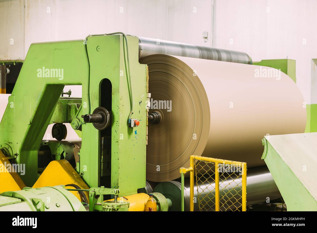 Paper Cutting Machine At Paper Mill. Close Up Stock Photo - Alamy
