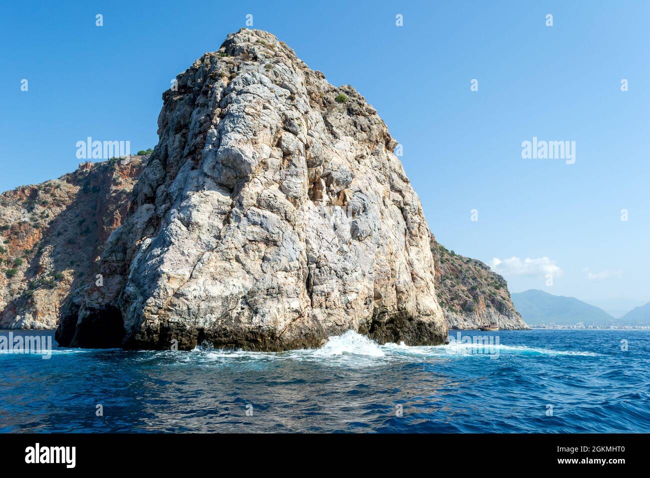 Cliff mediterranean hi-res stock photography and images - Alamy