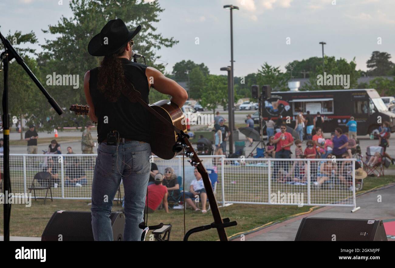 Austin Moody performs for service members and their families at Joint ...
