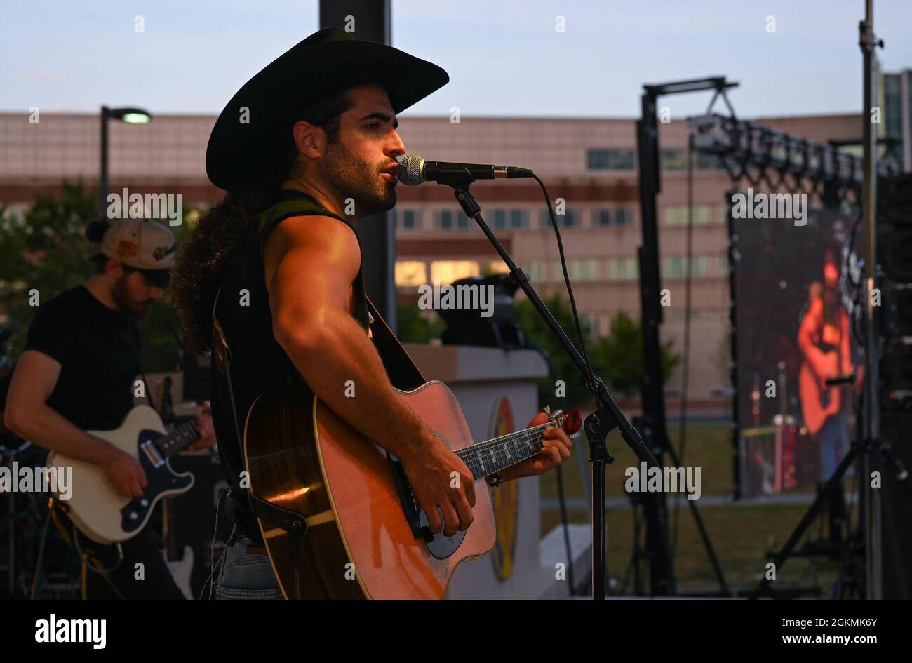 Austin Moody performs for service members and their families at Joint ...