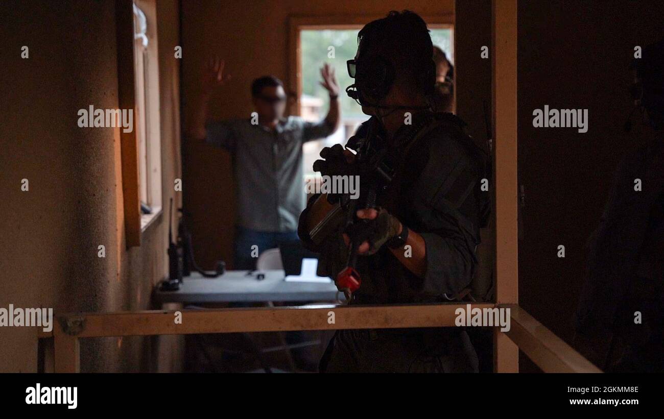 A Marine with Special Response Team, Provost Marshal’s Office, training ...
