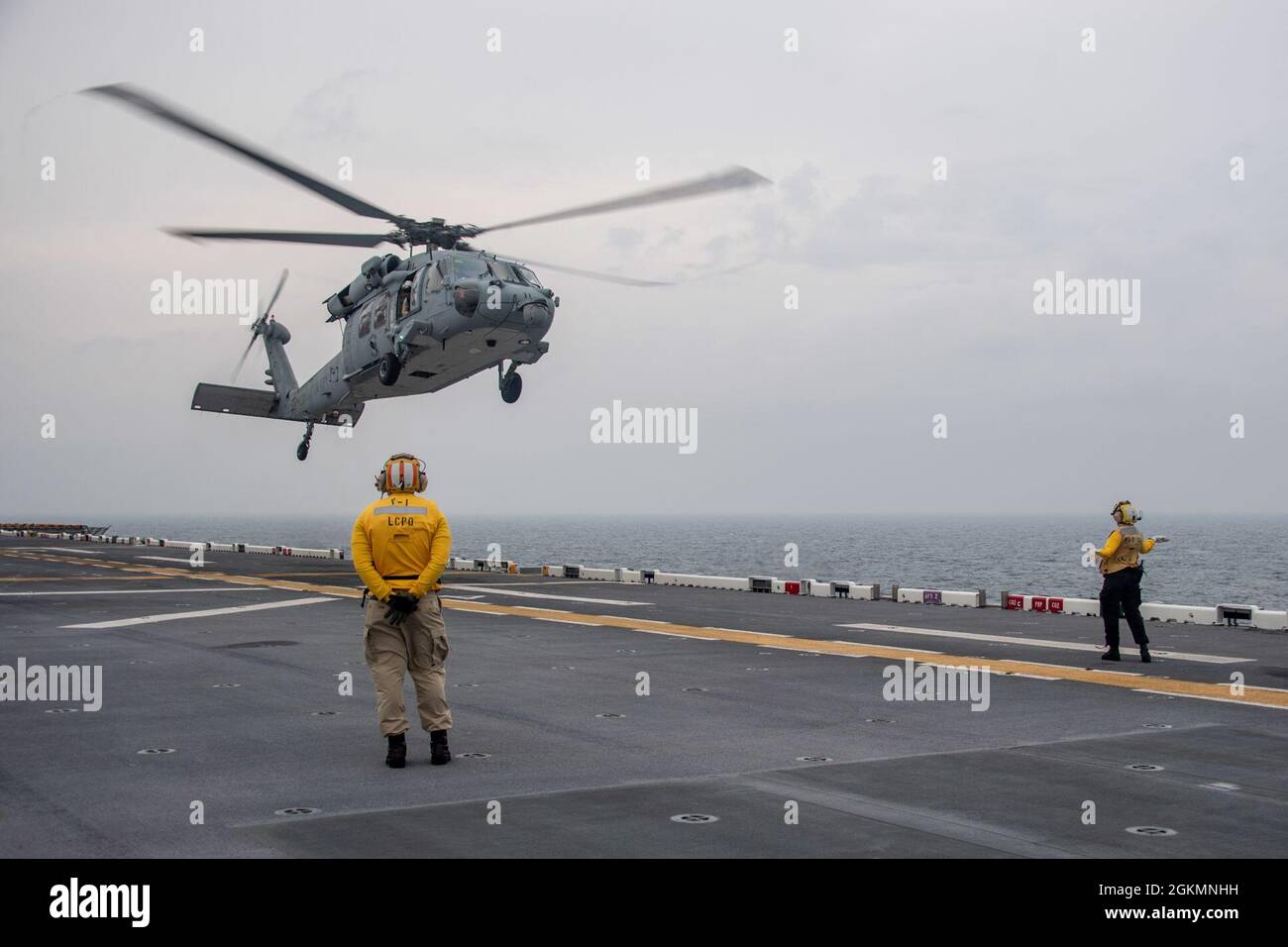 PACIFIC OCEAN (May 28, 2021) Aviation Boatswain’s Mate (Handling ...