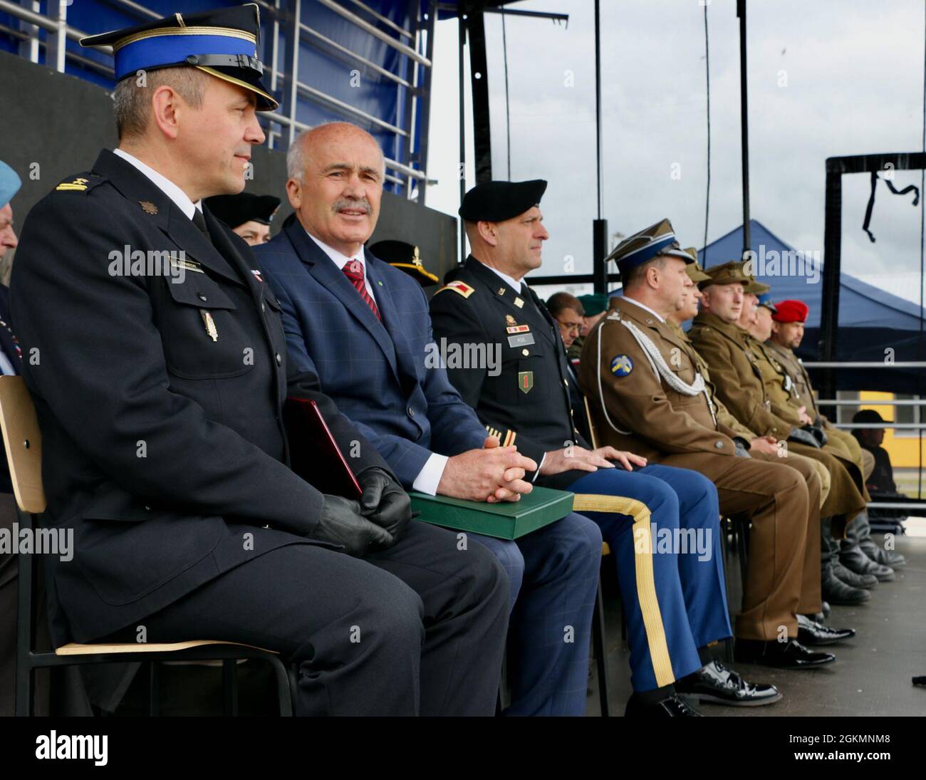 Senior leaders from the U.S. Army’s 1st Squadron, 7th Cavalry, the ...