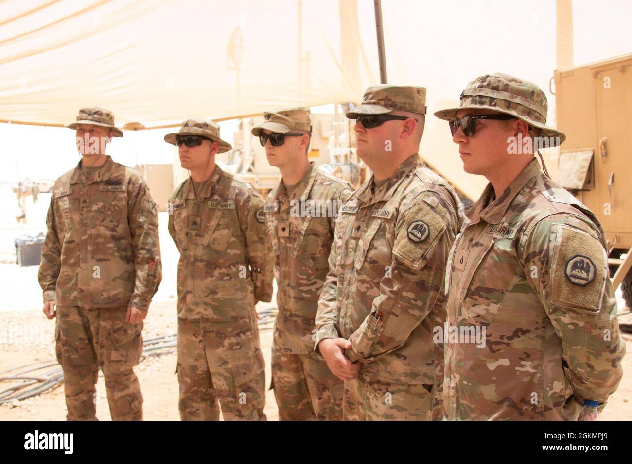 Alabama and Louisiana Army National Guardsmen from the 136th Signal ...