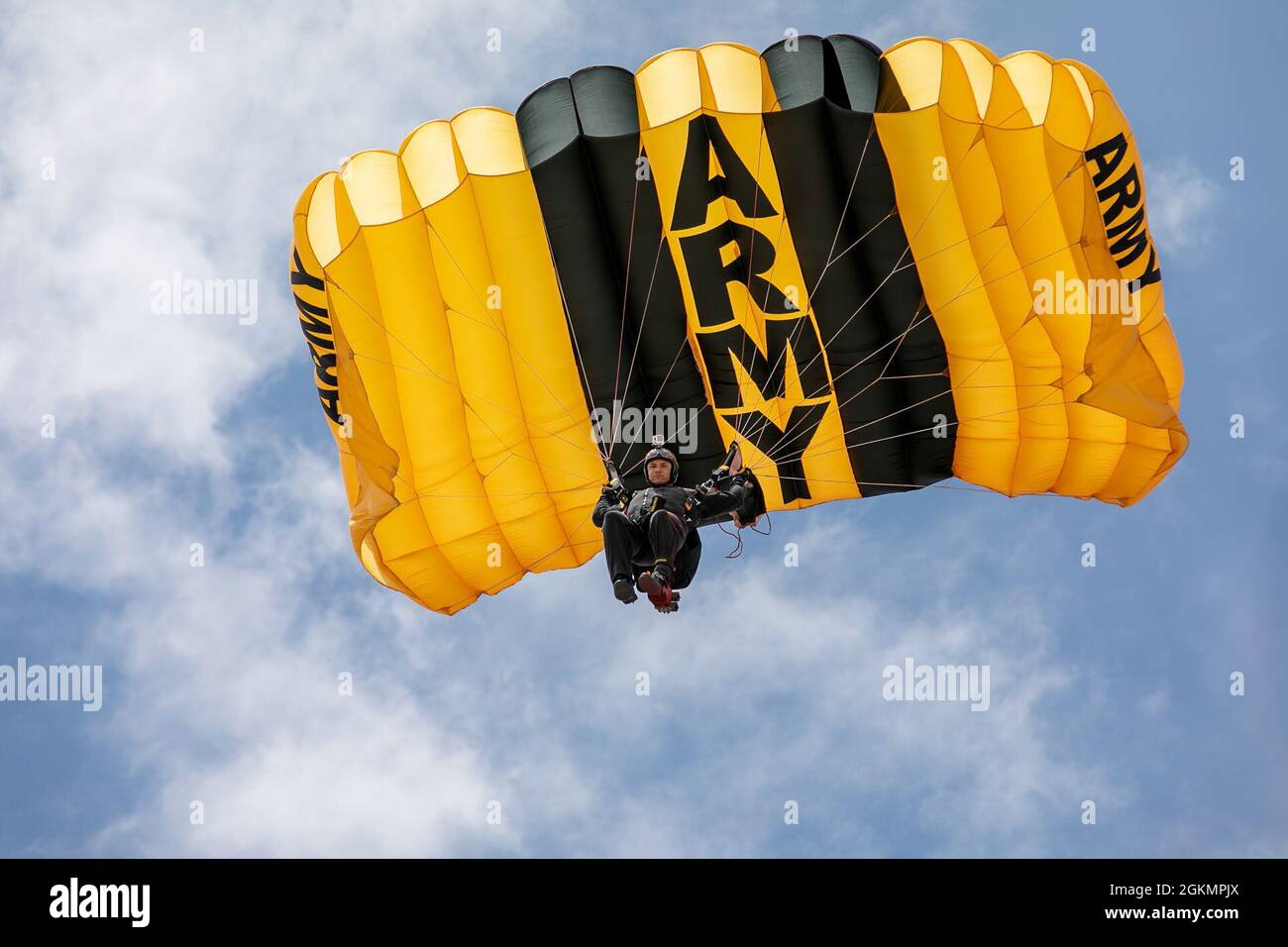 Sergeant 1st Class Roman Grijalva of the U.S. Army Parachute Team makes ...
