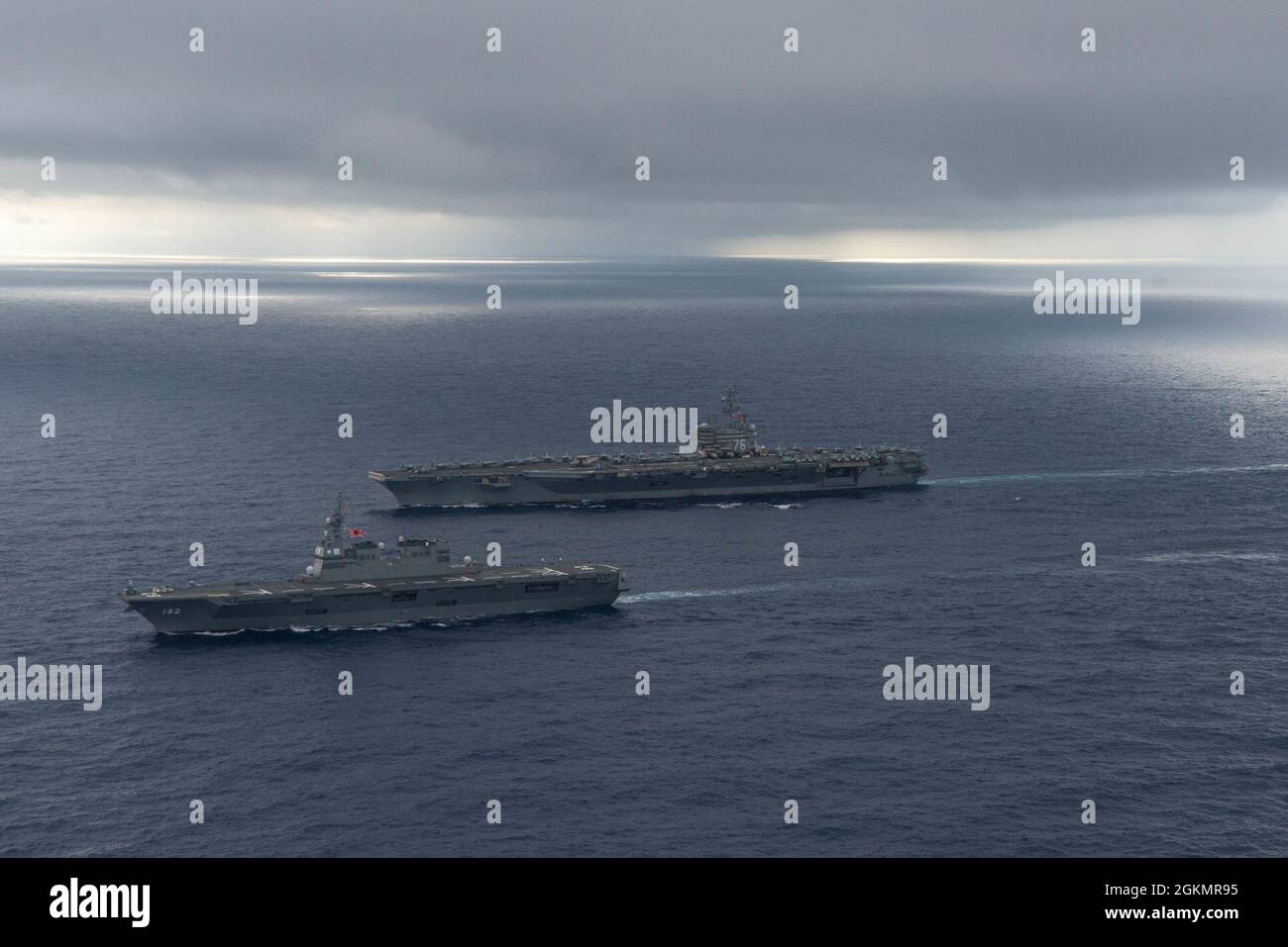 210529-N-LI114-1102 PHILIPPINE SEA (May 29, 2021) Japan Maritime Self ...