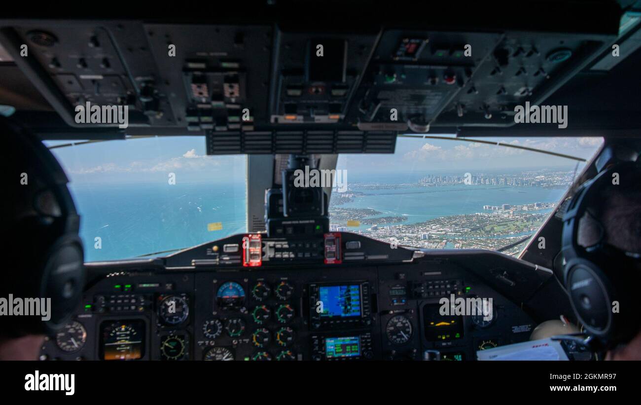 (Left) U.S. Air Force Maj. Kristoffer Williams, and U.S. Air Force Lt ...