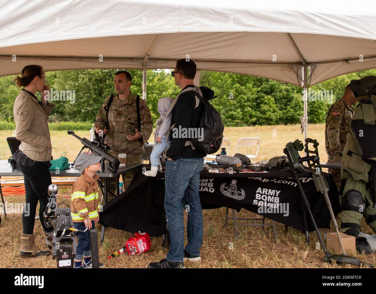 Sgt. 1 Class Kevin Chancey, an explosive ordnance disposal ...
