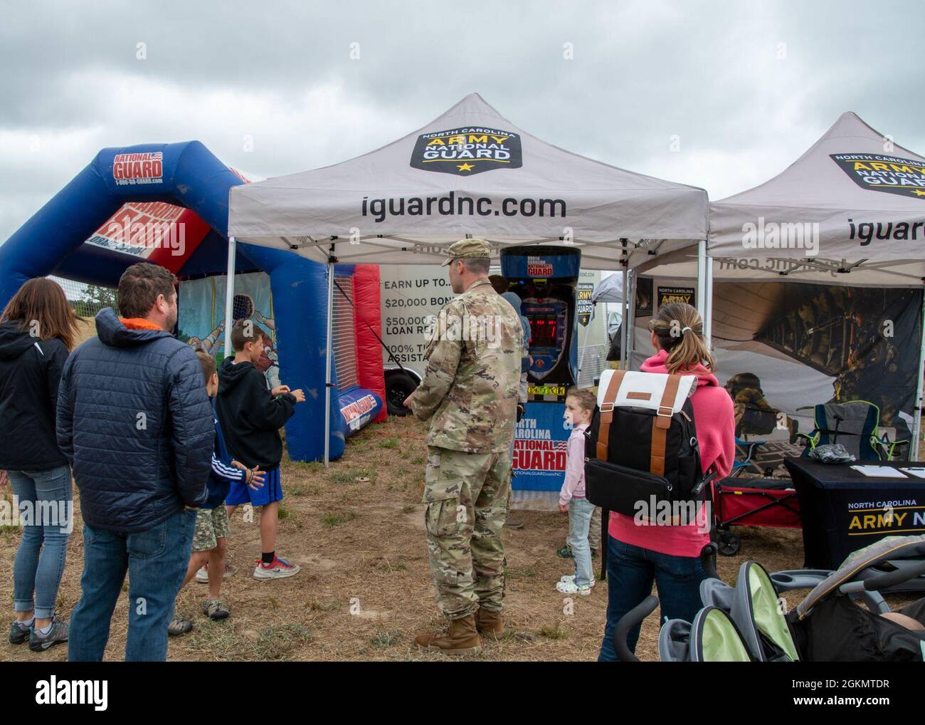 A Soldier assigned to the North Carolina Army National Guard Recruiting ...