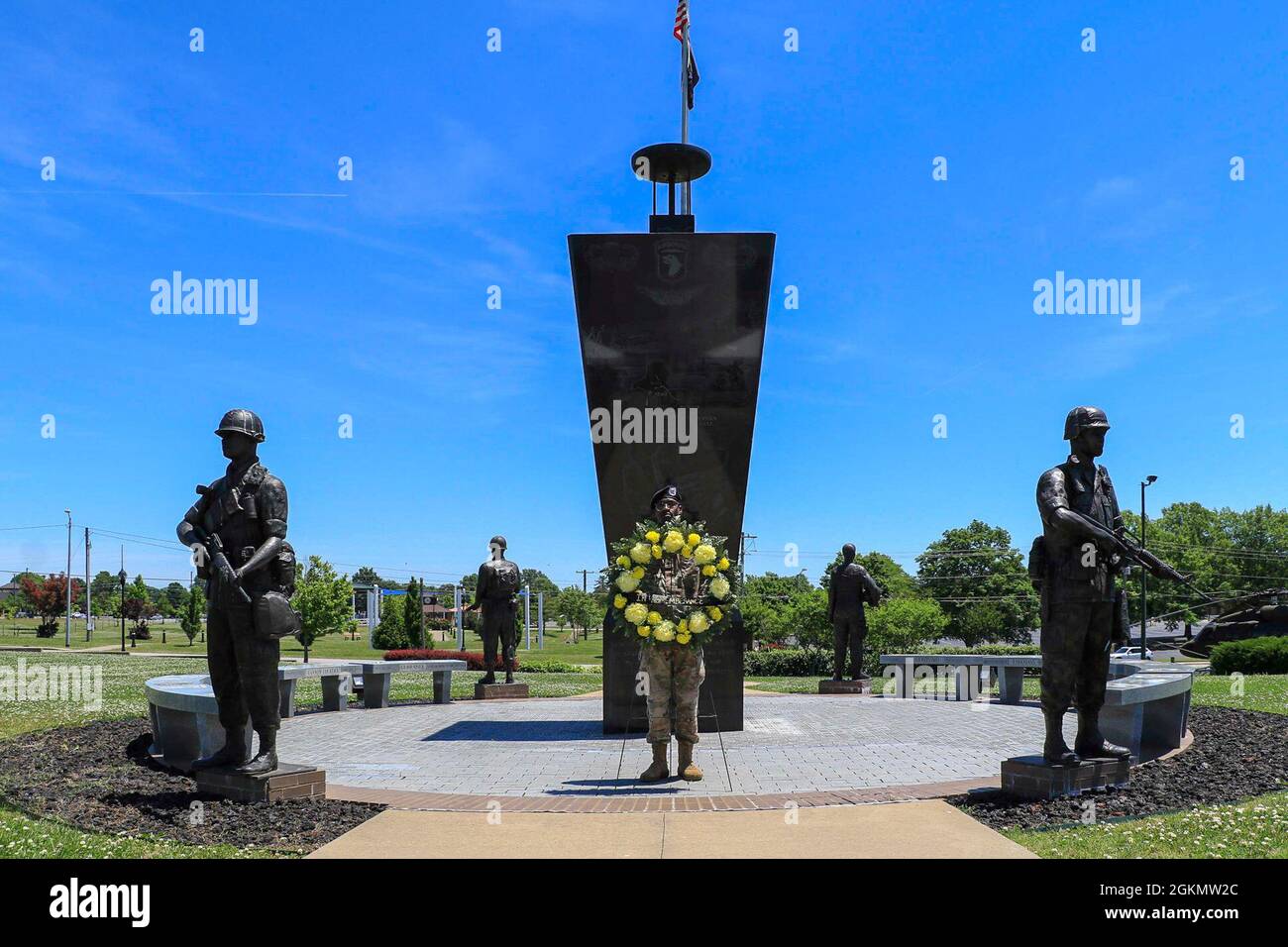 This Memorial Day, 101st Airborne Division (Air Assault) take time to ...